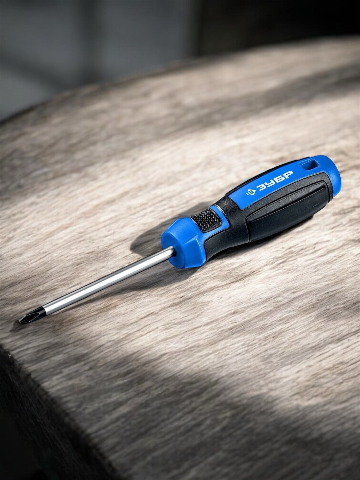 Отвертка ЗУБР Профессионал 25232-2_15_z01, хромомолибден, PH2, 15 см, синяя/черная