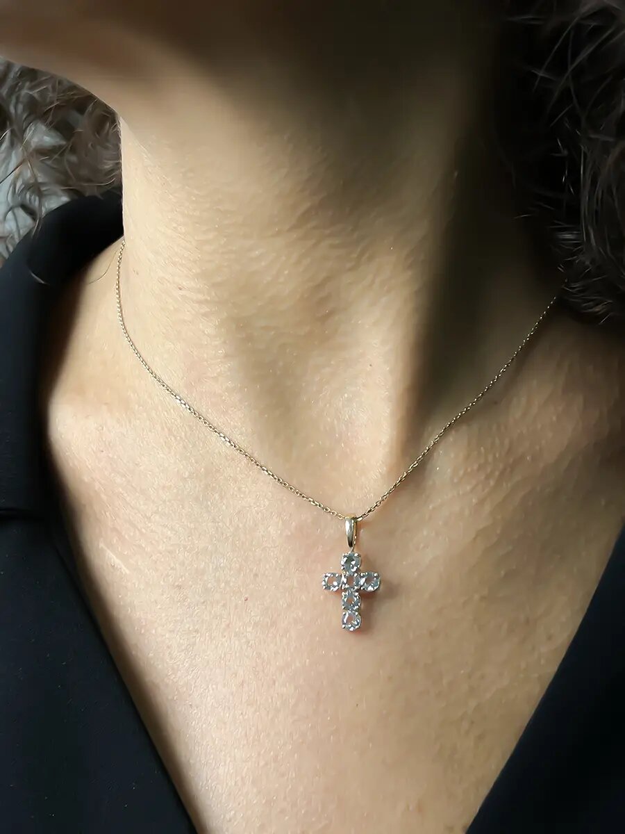 Крестик, горный хрусталь