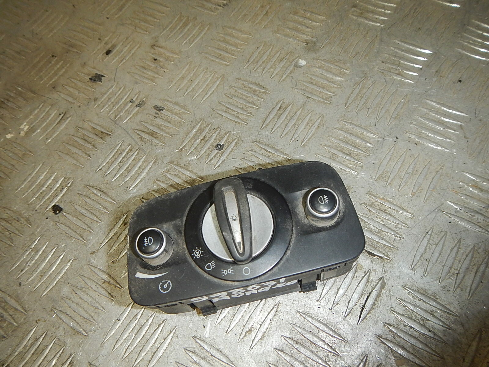 Б/У Переключатель света фар, Ford (Форд)-MONDEO (07-14) FORD MONDEO (07-14) Потертости. 598631 FORD арт. AG9T13A024EB
