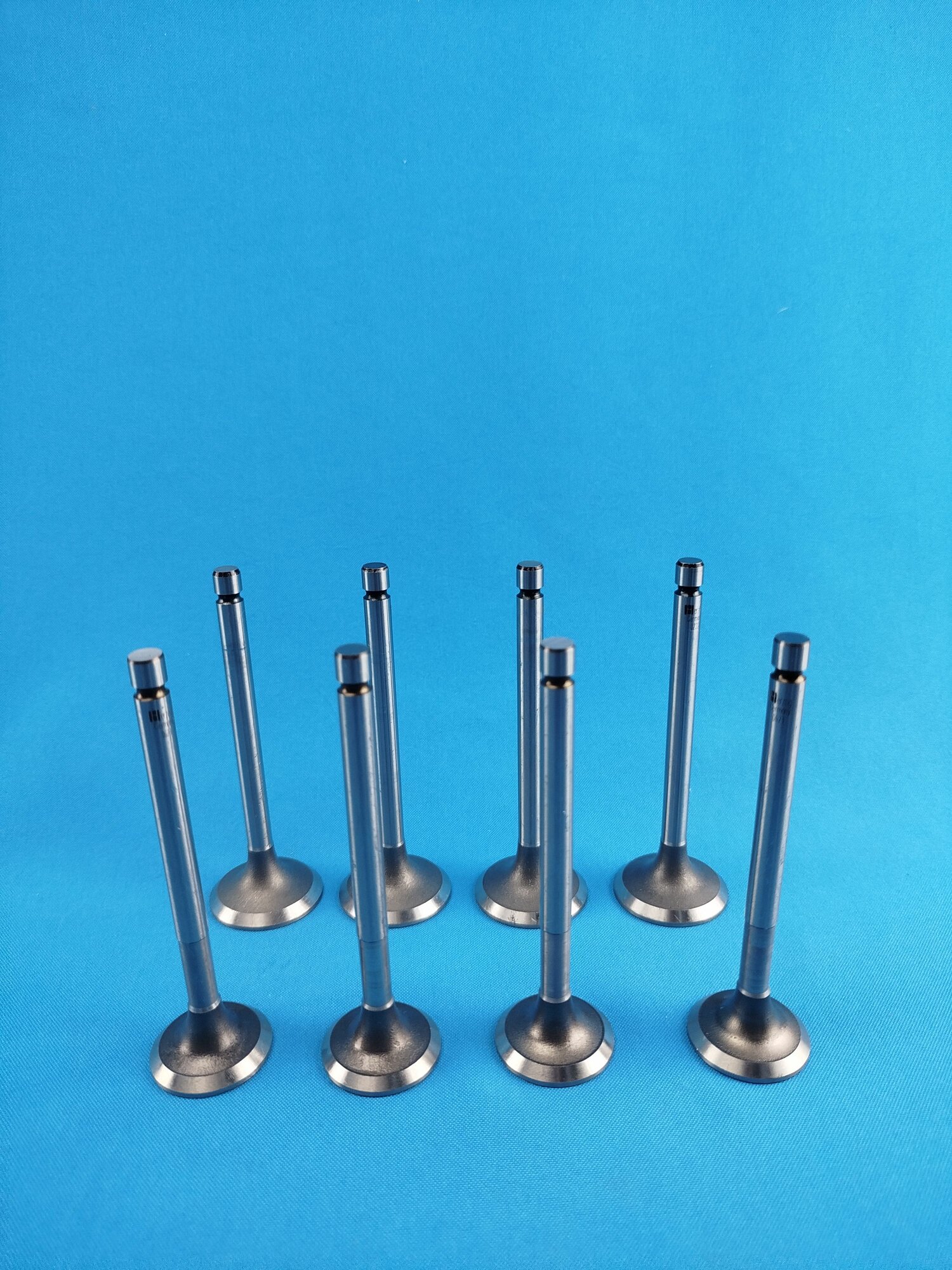 Клапан ГРМ "HERZOG" для автомобилей ВАЗ 2101-07, Нива, Шевроле-Нива (к-т 8шт)