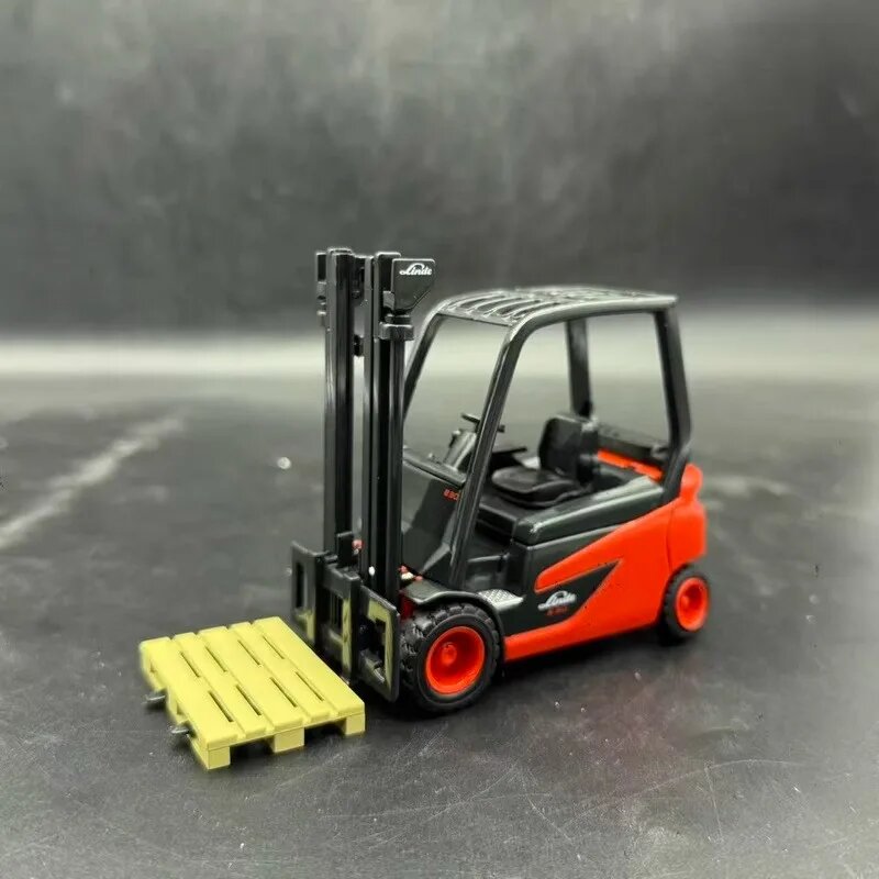 Модель вилочного погрузчика Linde 1:25 WAUH