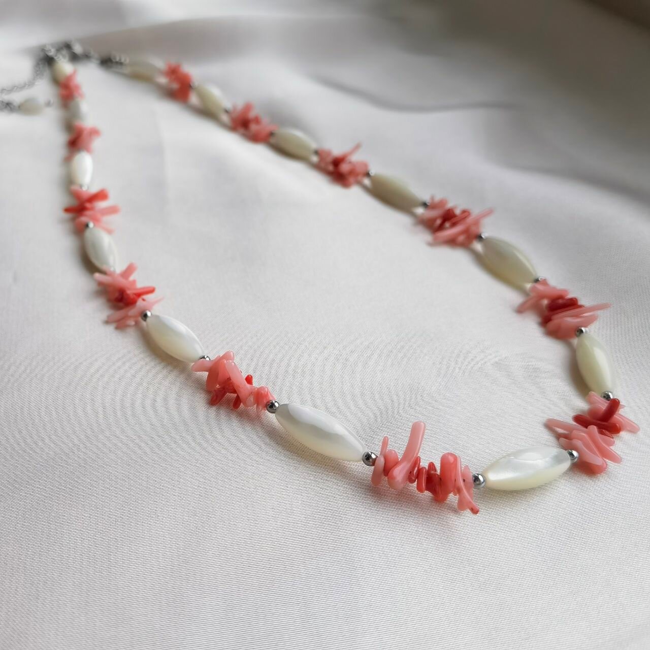 Колье, перламутр, коралл