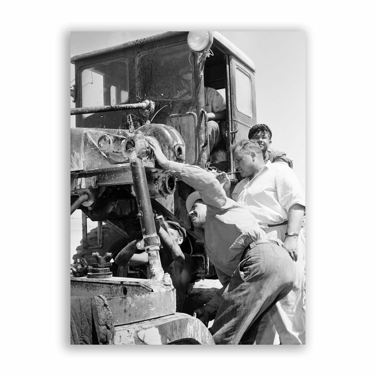 Советский постер, плакат на бумаге / Советские рабочие / Размер 30 x 40 см