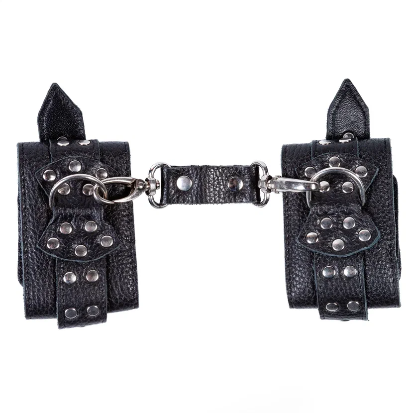 12967 Fetish Dreams Оковы на пряжке с заклепками. На регулируемых ремешках