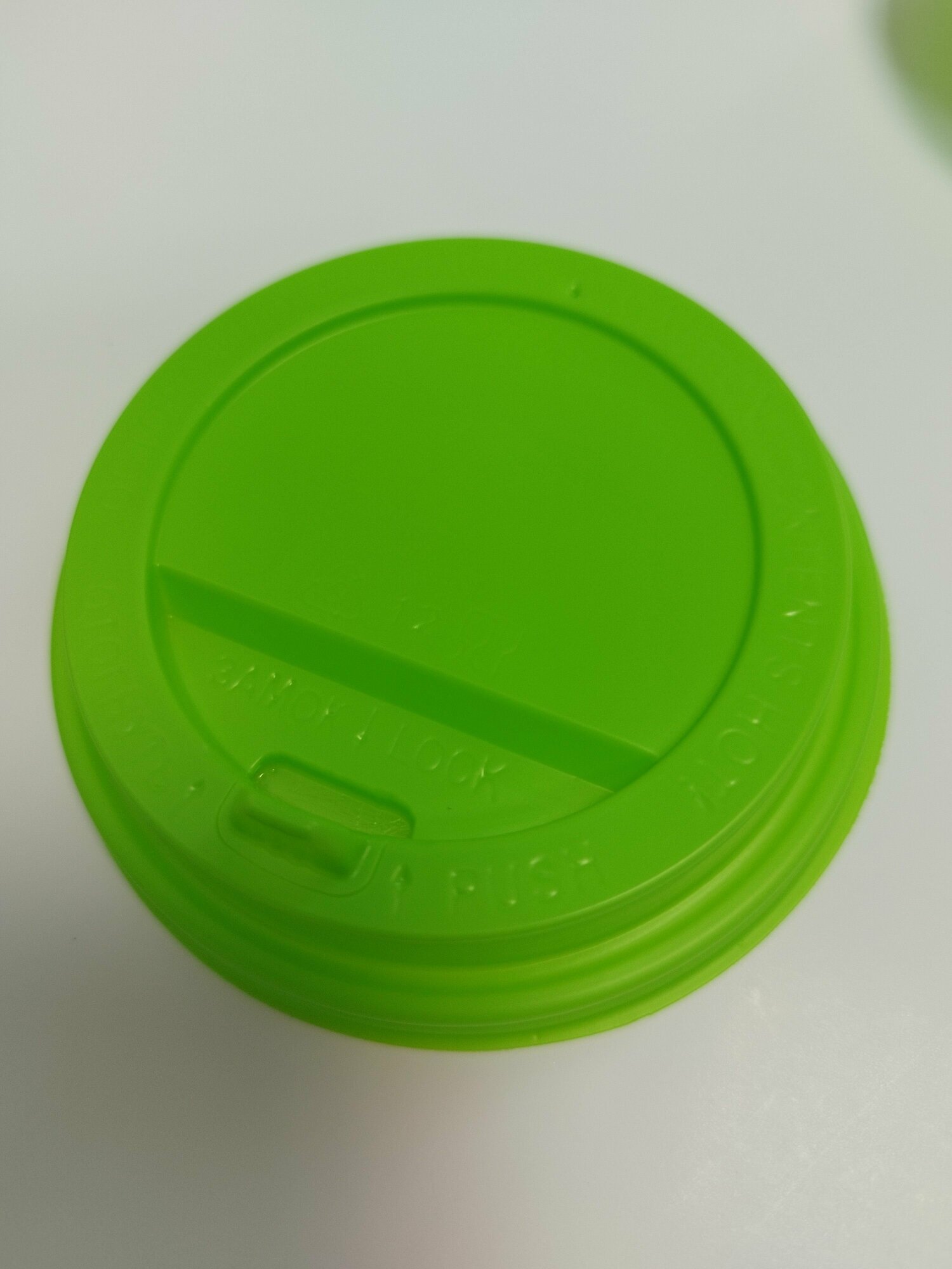 Крышки для стаканов одноразовые 90 мм светло-зеленые с клапаном для кофе на бумажные стаканчики, "сиэтл" 200 штук