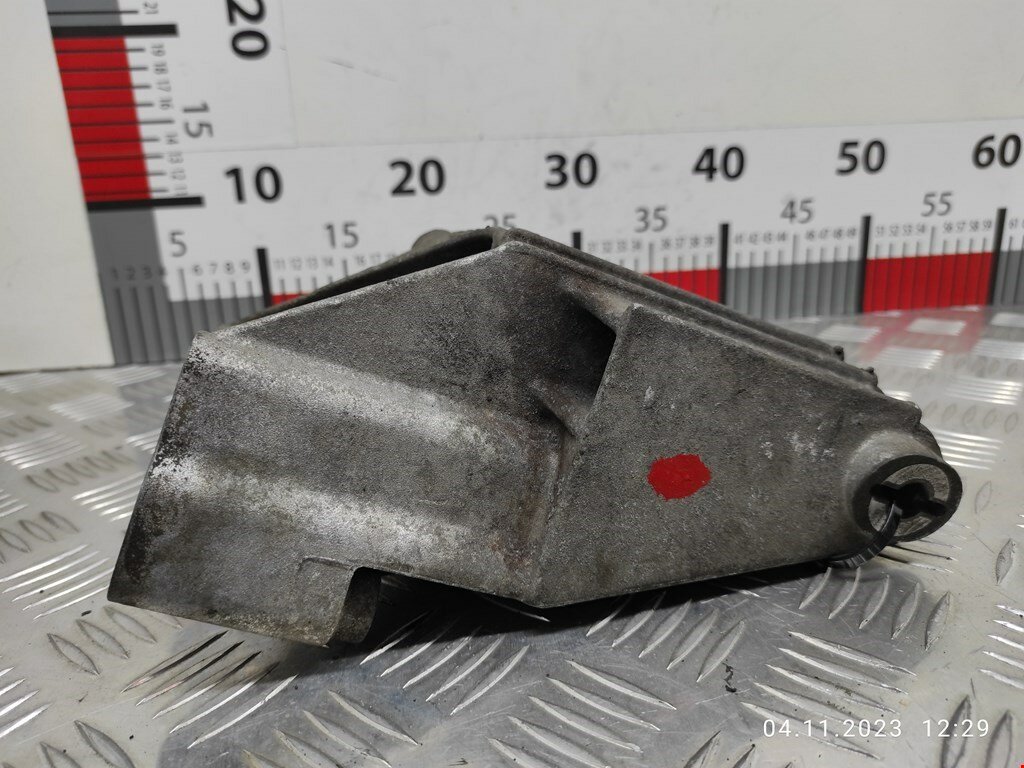 Кронштейн (крепление лапа) двигателя Alfa Romeo 147 (937) 60672234 арт. 1942379