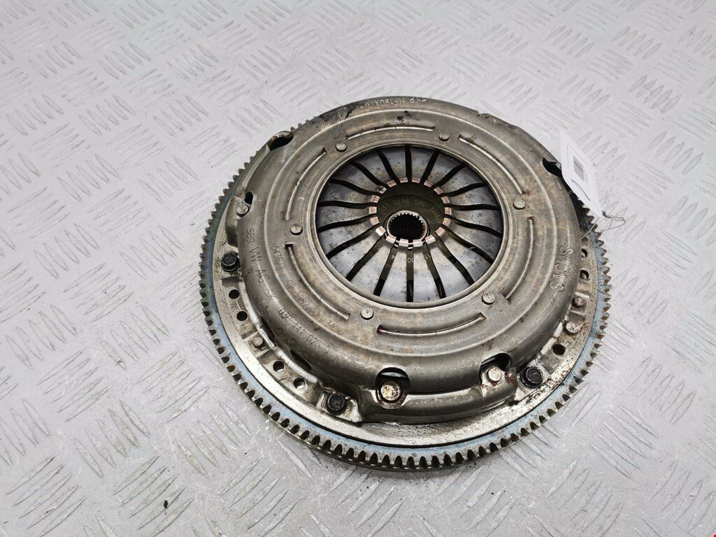 Маховик (демпфер сцепления) Volkswagen Polo 4 038105269CX арт. 1592977