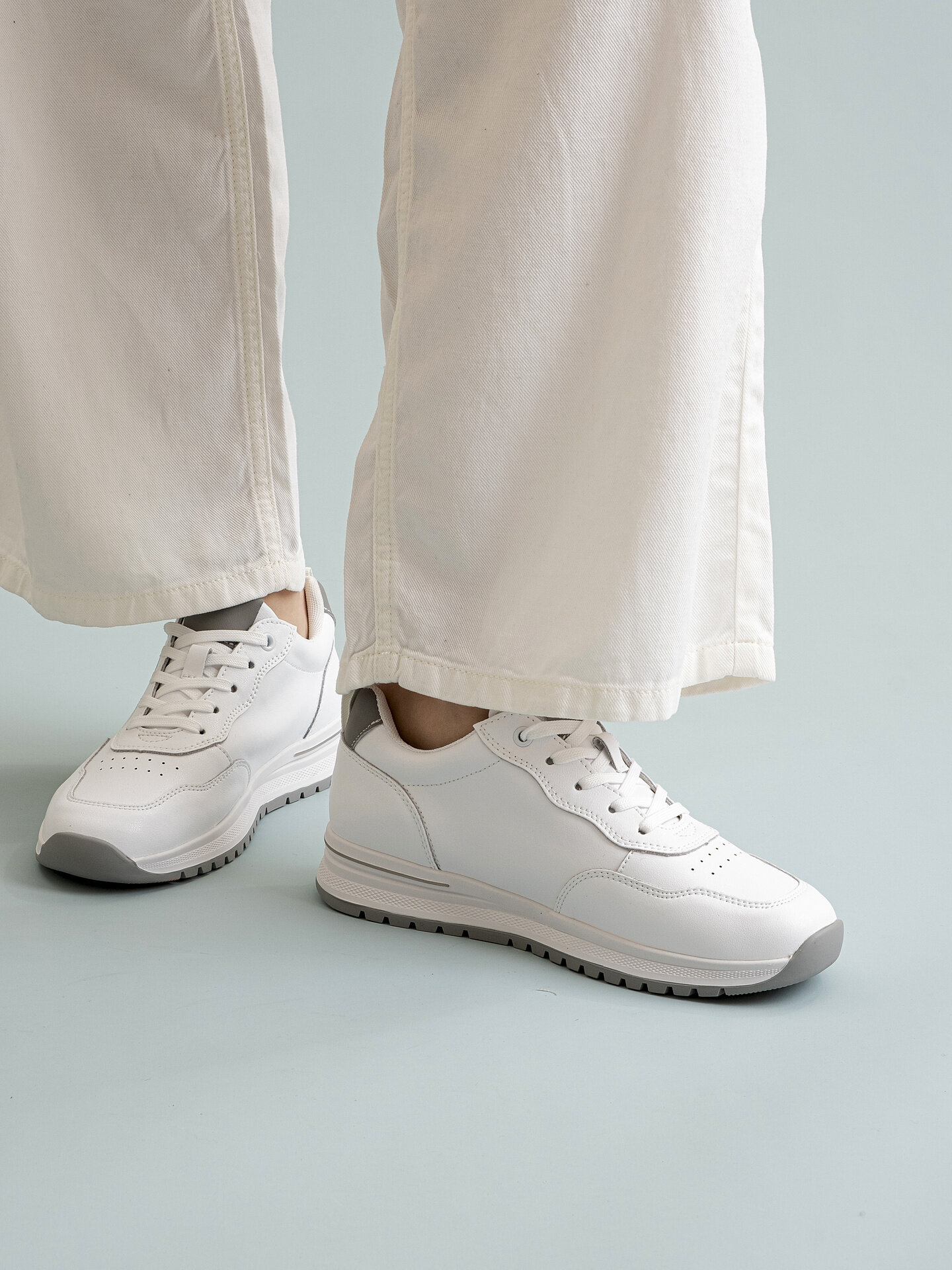 Кроссовки повседневные