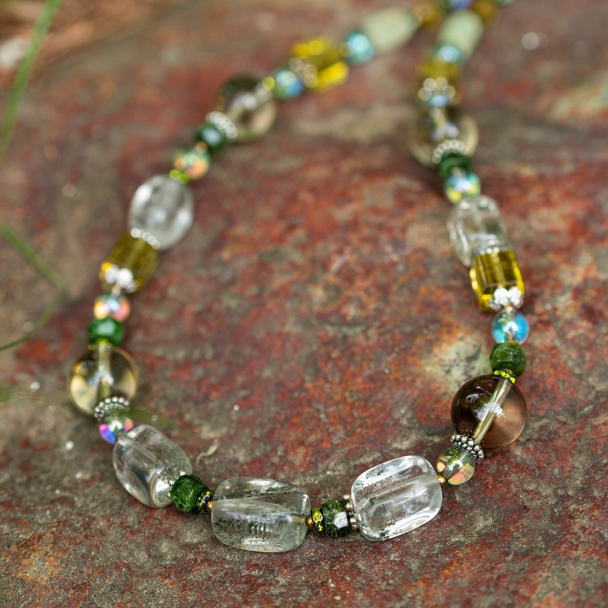 Бусы, хромдиопсид