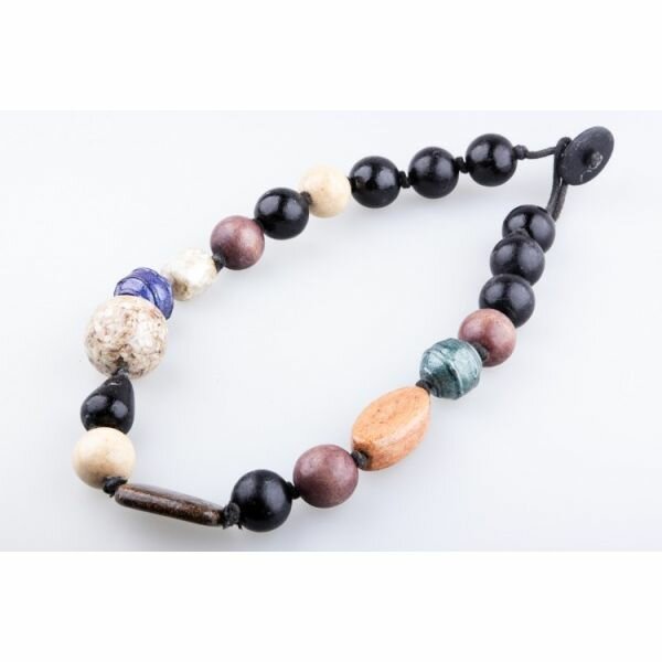 Колье, дерево