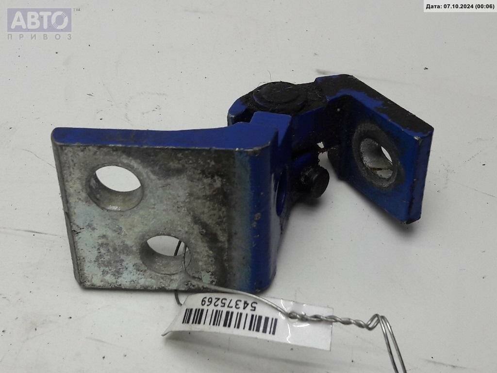 Петля двери передней правой Volkswagen Golf-3