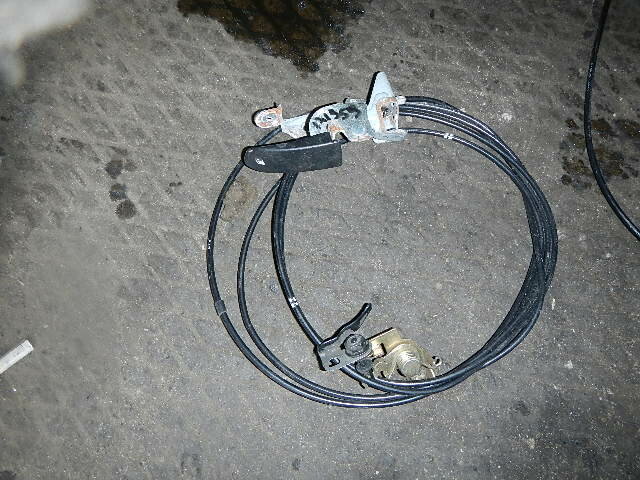 Б/У Трос лючка бензобака, Mazda (Мазда)-6 (GG) (02-07) MAZDA 6 (GG) (02-07) с разбора хэтч целый 121959 MAZDA арт. GJ6J56...