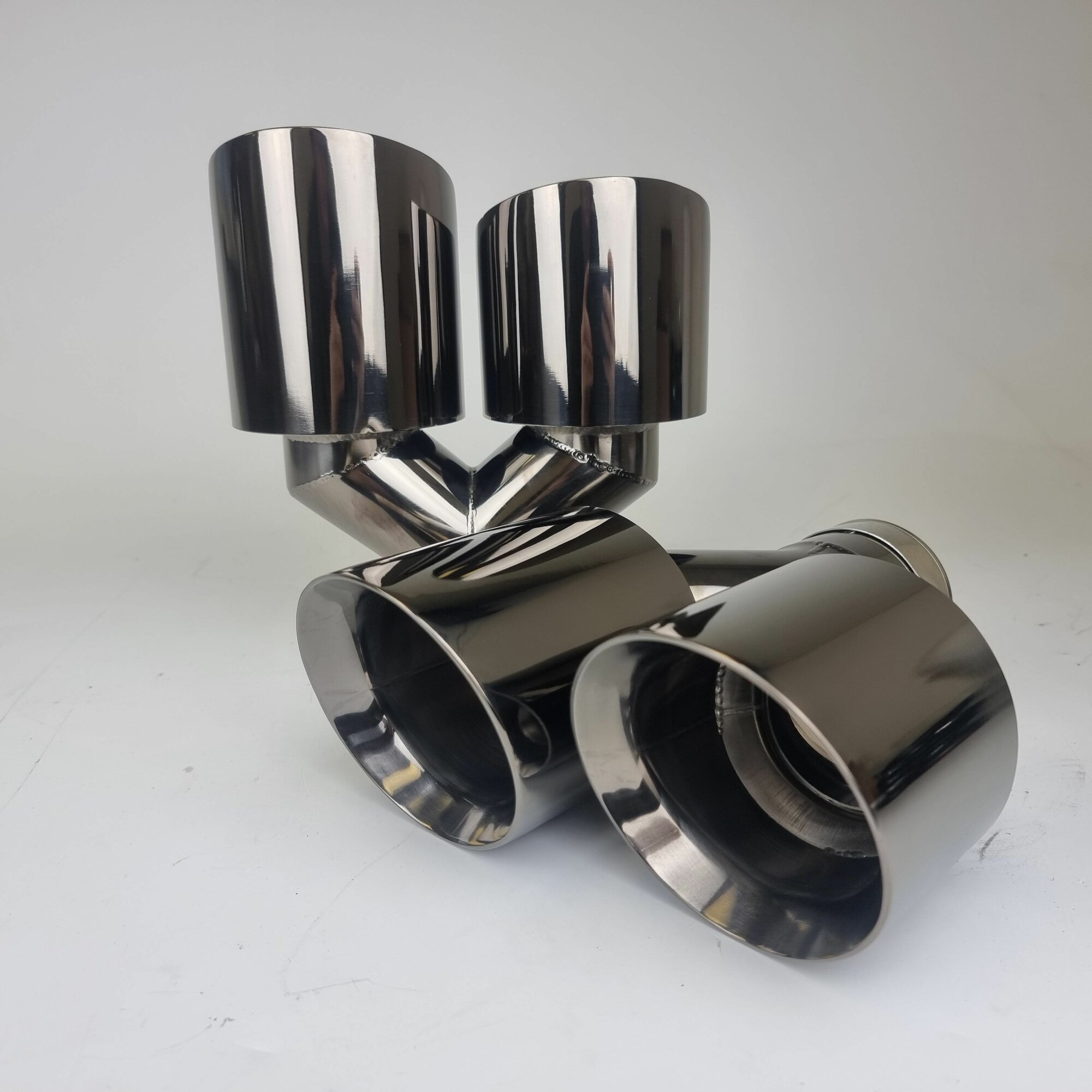 Комплект насадок глушителя из нержавеющей стали вход 63 выход 102 (темные)