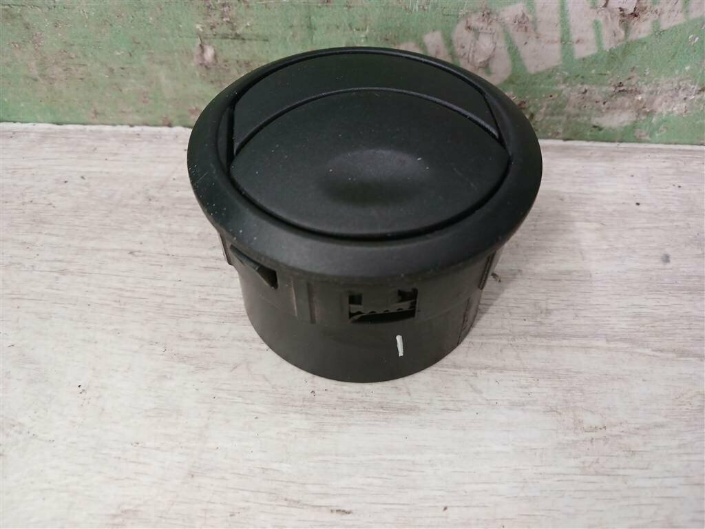 Дефлектор воздушный LADA Granta 2011+