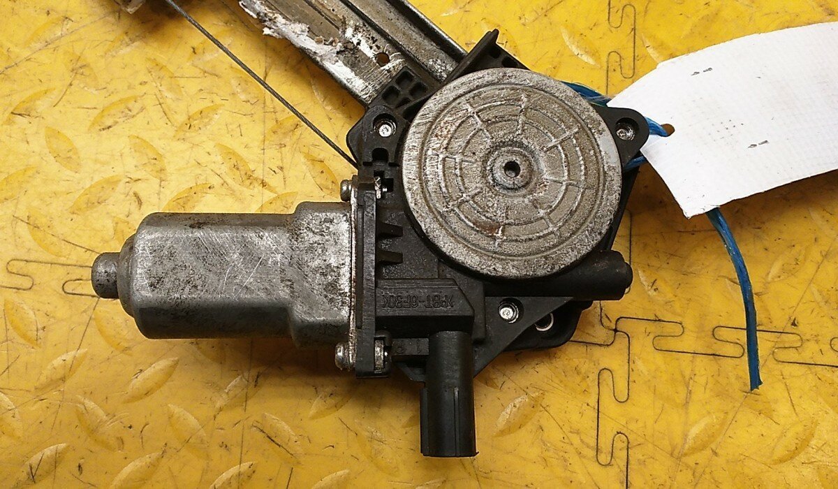 Моторчик стеклоподъемника CR-V III Honda