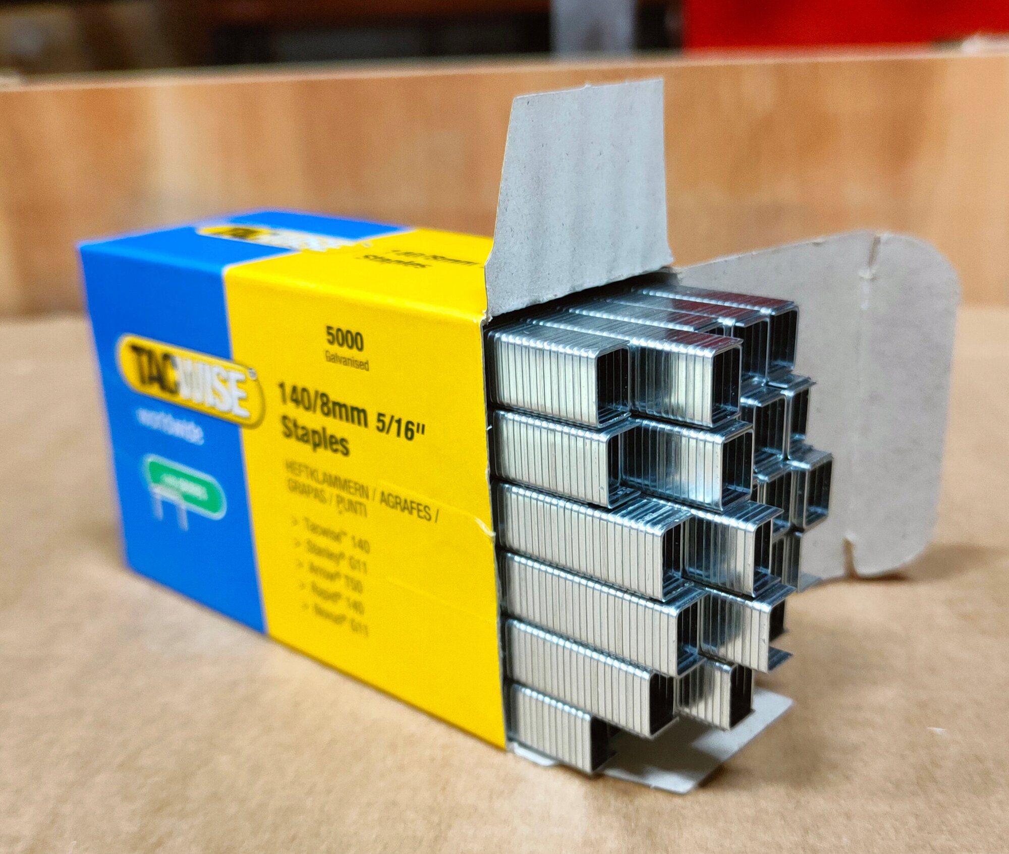 Скобы для тапенера - степлера 1 упаковка (10.000 штук) / Скобы для тапенера - подвязчика растений