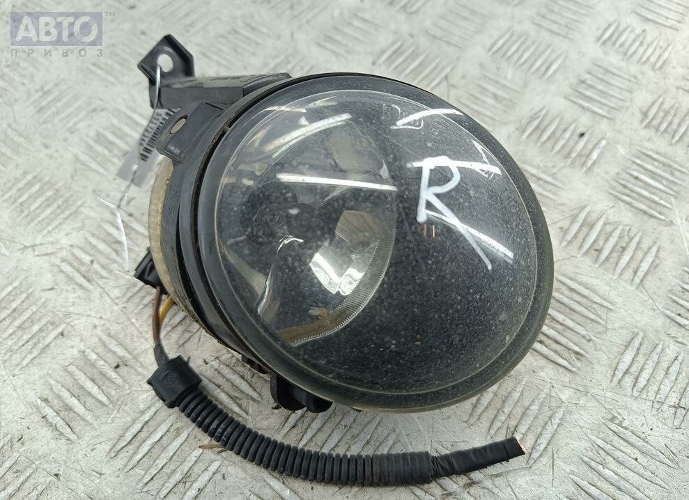 Фара противотуманная правая Volkswagen Caddy (2004-2010)