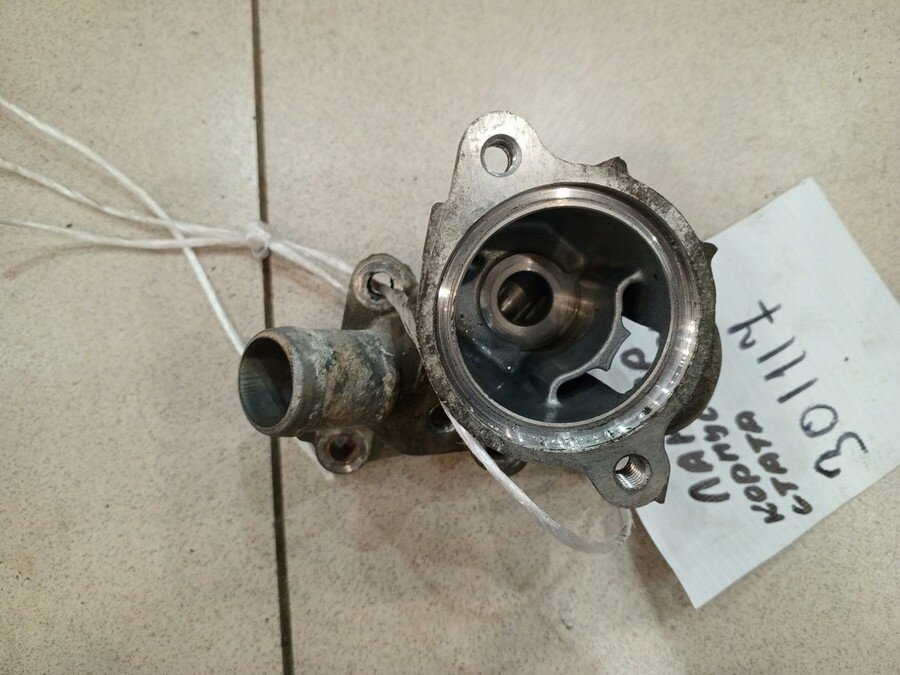 Корпус термостата от Mitsubishi Lancer 9 CS 2000-2008