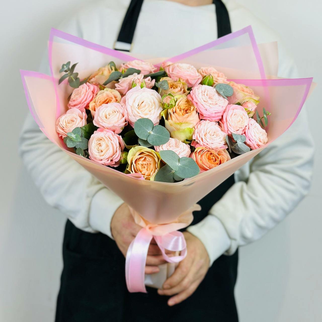 Букет пионовидных роз Rybe-Flowers, микс, 15 цветов, высота 40 см