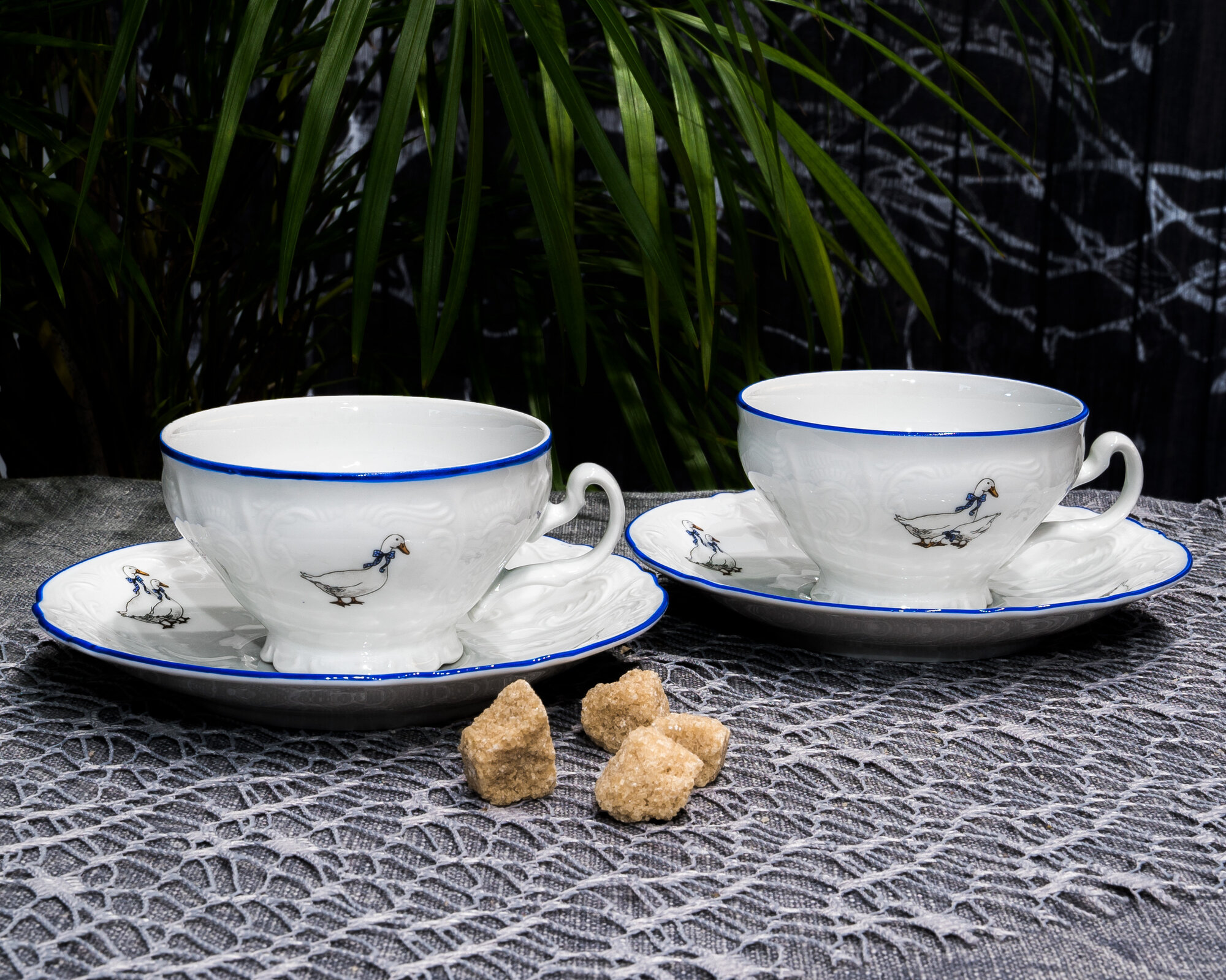 Чайный набор посуды на 2 персоны Bernadotte Гуси 360 мл, 4 предмета: 2 чашки и блюдца, подарочный белый фарфор Бернадот Чехия