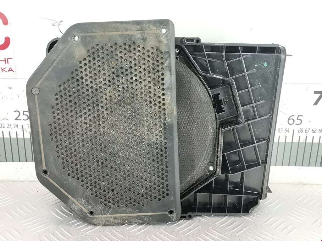 Сабвуфер BMW 3-Series (E90/E91/E92/E93) 65139204785 арт. 1535702