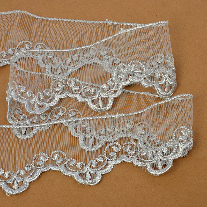 Кружево на сетке (кружево для шитья и рукоделия) шир.50мм цв. серый упак.13,7 м