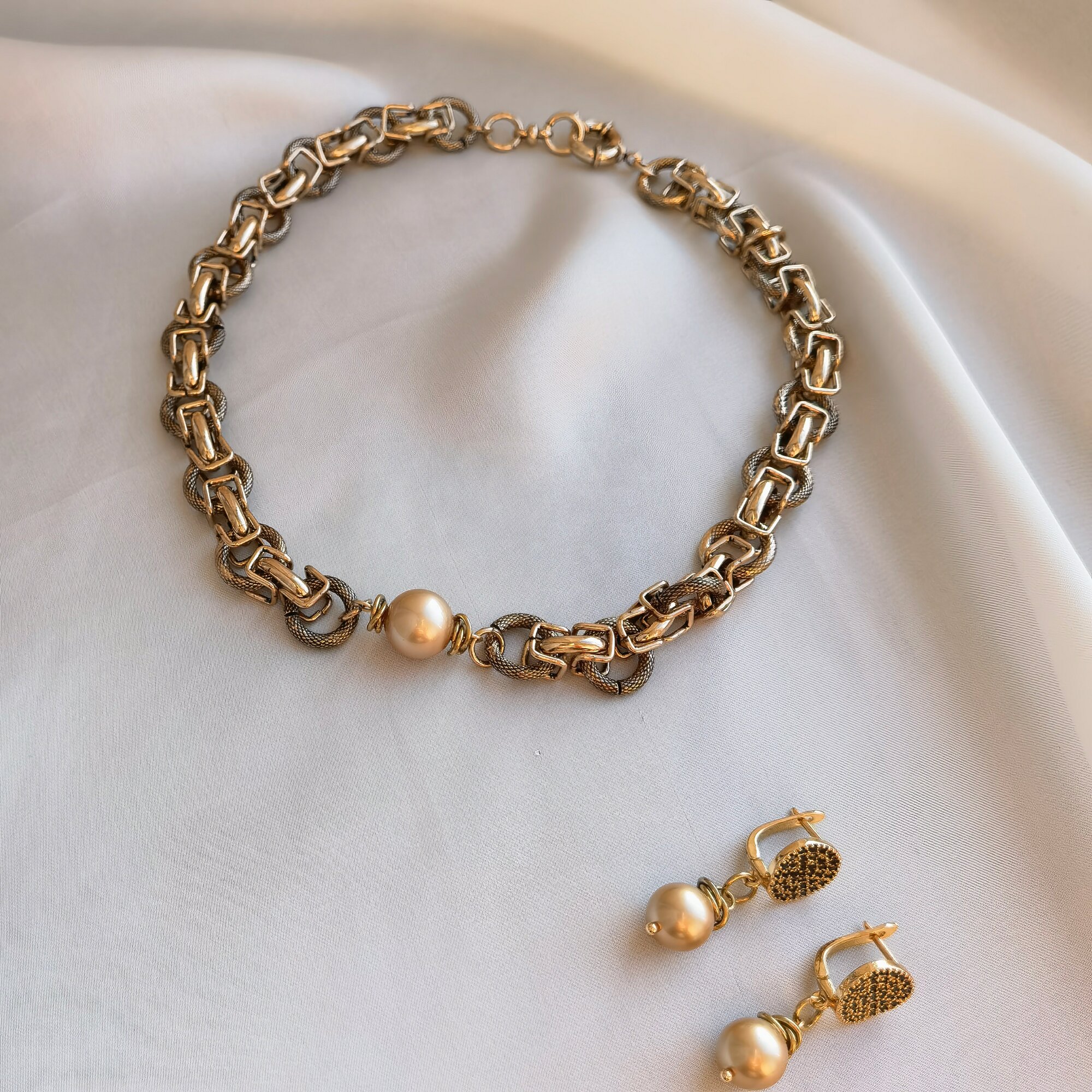 Комплект бижутерии: колье, серьги, жемчуг Swarovski синтетический