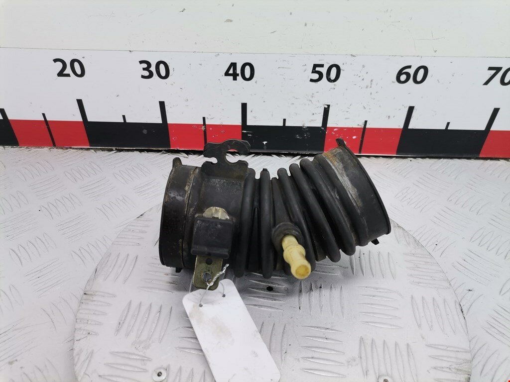 Патрубок воздушного фильтра (гофра инжектора) Mazda 6 GG L81313221A арт. 1560947