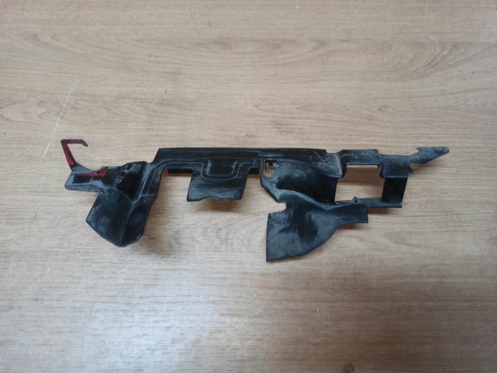 Дефлектор радиатора правый VW Golf 5 1K0121284E 1K0121284E