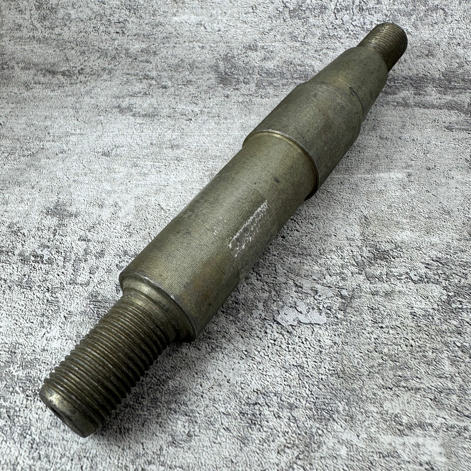 Палец амортизатора ПАЗ-3205 ф24х160 М16х24х1,5 М16х20х1,5 (2 штуки)