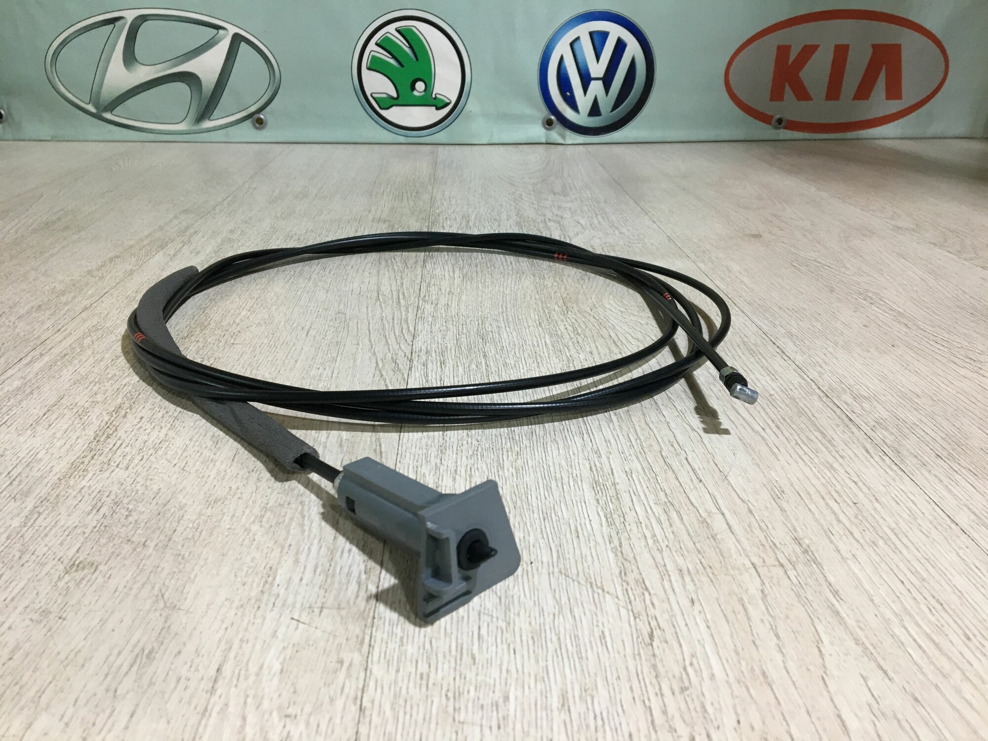 Трос лючка бензобака Солярис Solaris седан 2010-2017гг