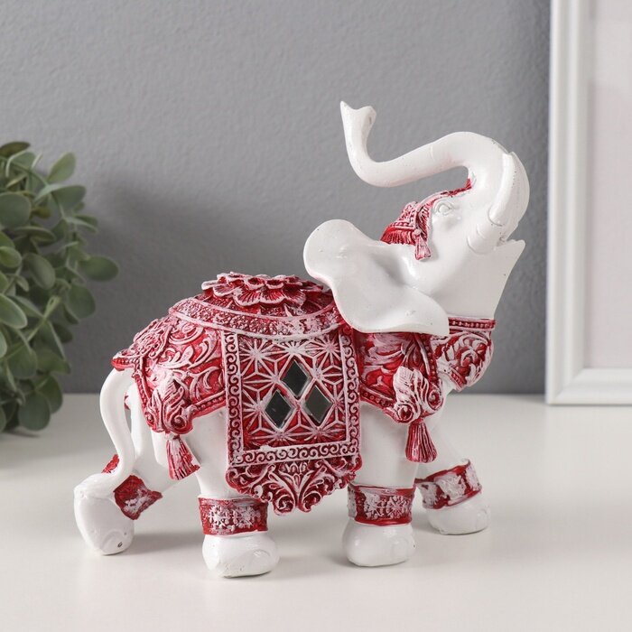 Фигурка полистоун «Белый слон. Бордовая попона с цветком и стразой», 17.5×9×17 см