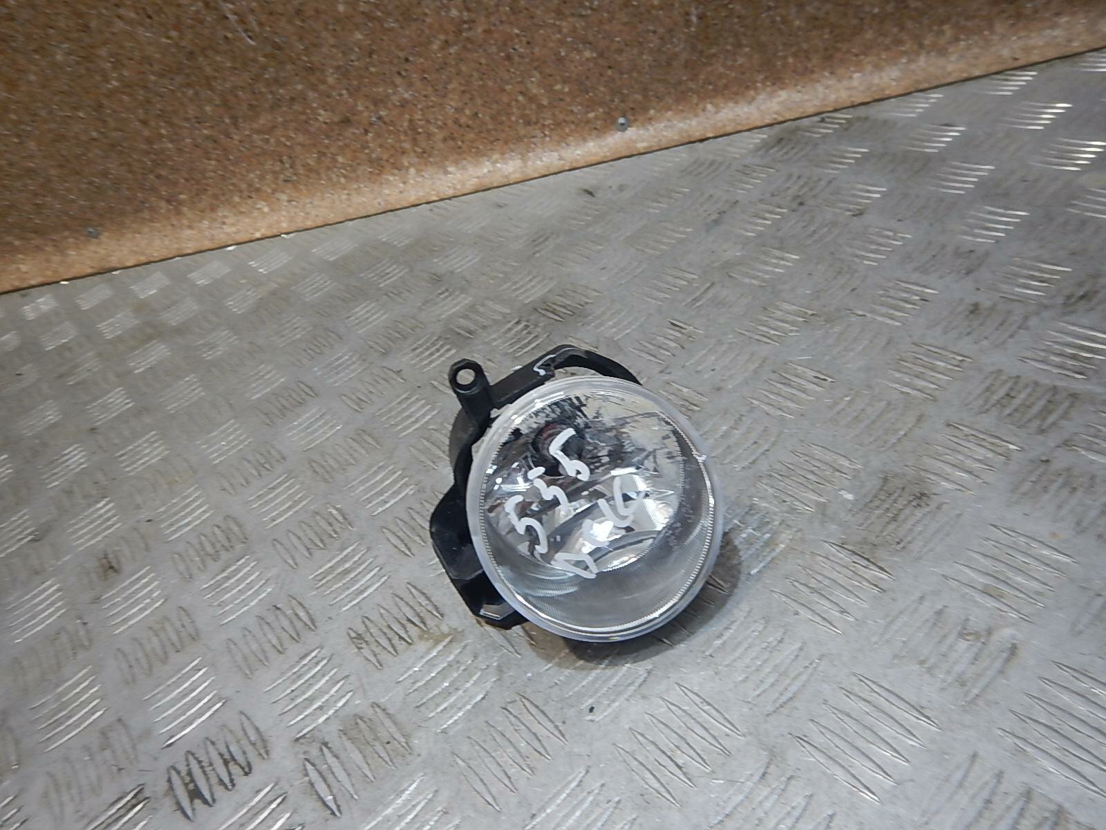 Б/У Фара противотуманная правая, Toyota (Тойота)-C-HR (17-) TOYOTA C-HR (17-) 19- Сломано 2 крепления, трещина на кронште...