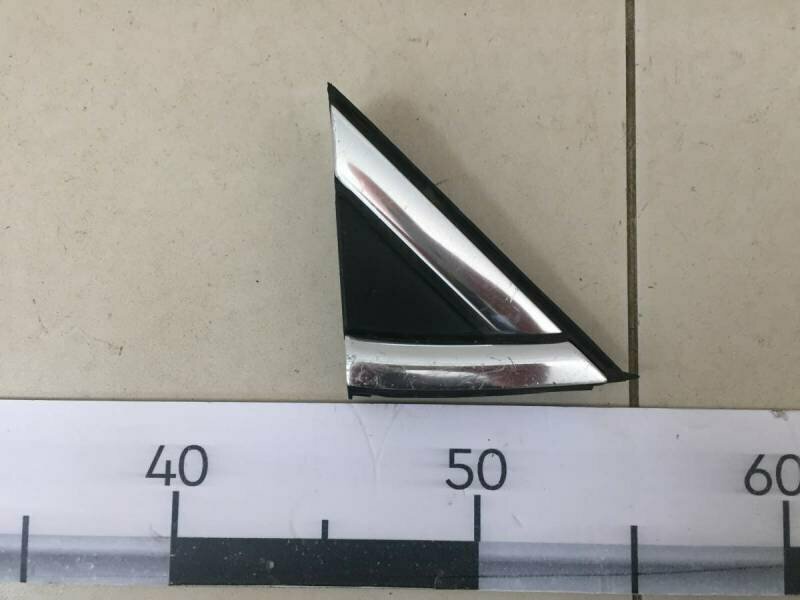 Накладка переднего крыла правого Skoda Karoq 2017 кат.номер: 57A853274B