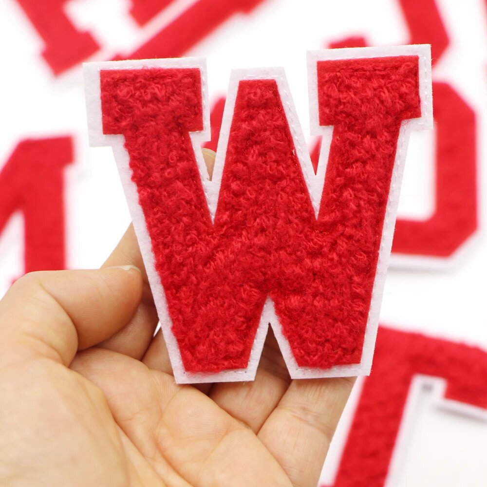 Термоклейкие нашивки с красными буквами для вышивки W