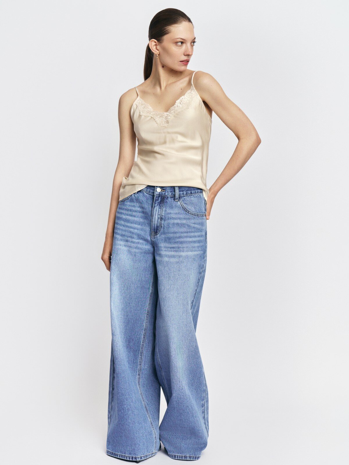 Джинсы широкие 