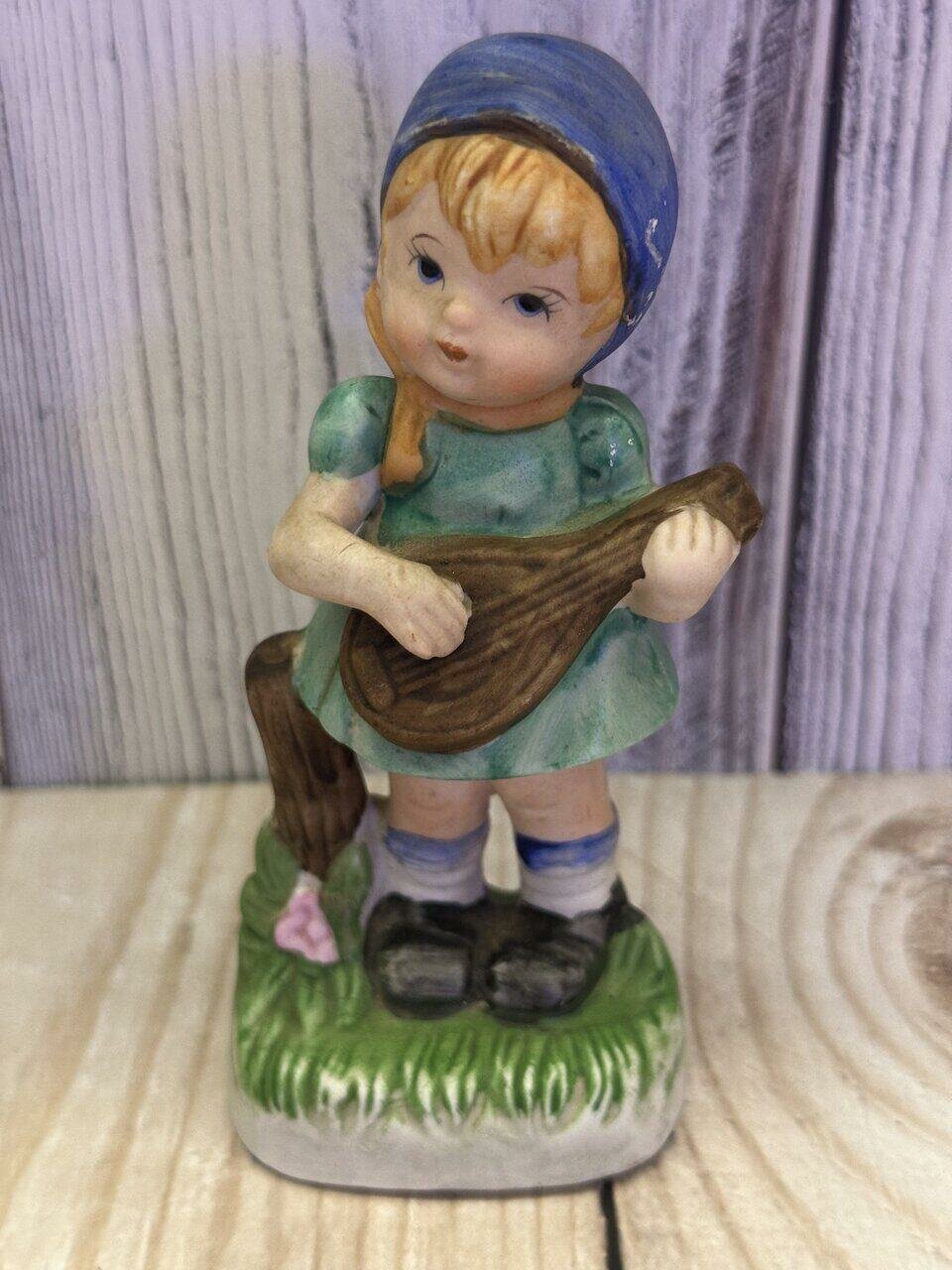 Статуэтка Девочка С Мандолиной фарфор Wallendorf Гдр