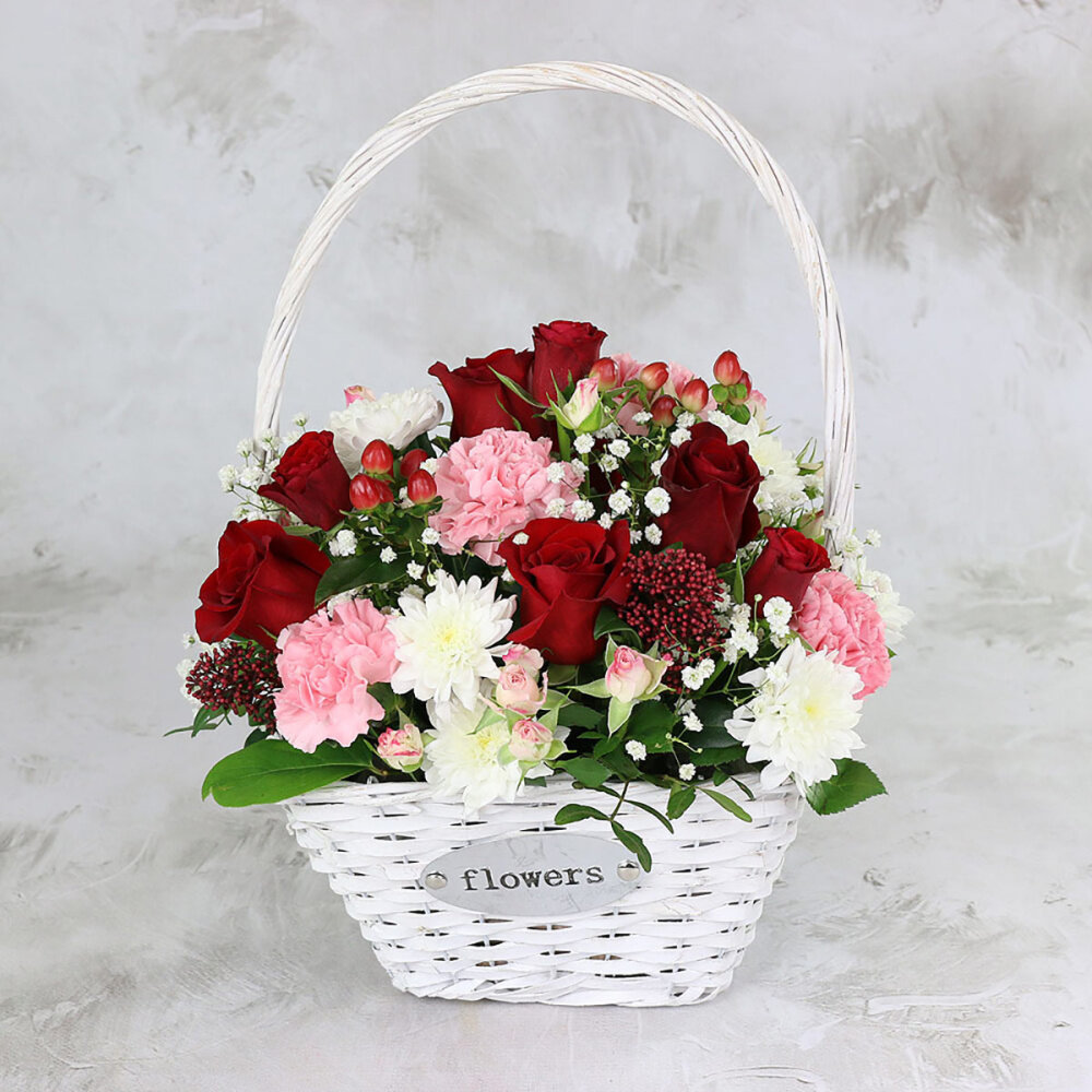Букет Букет Маркет "Красные Розы", в корзине, на стеблях, высота 35 см