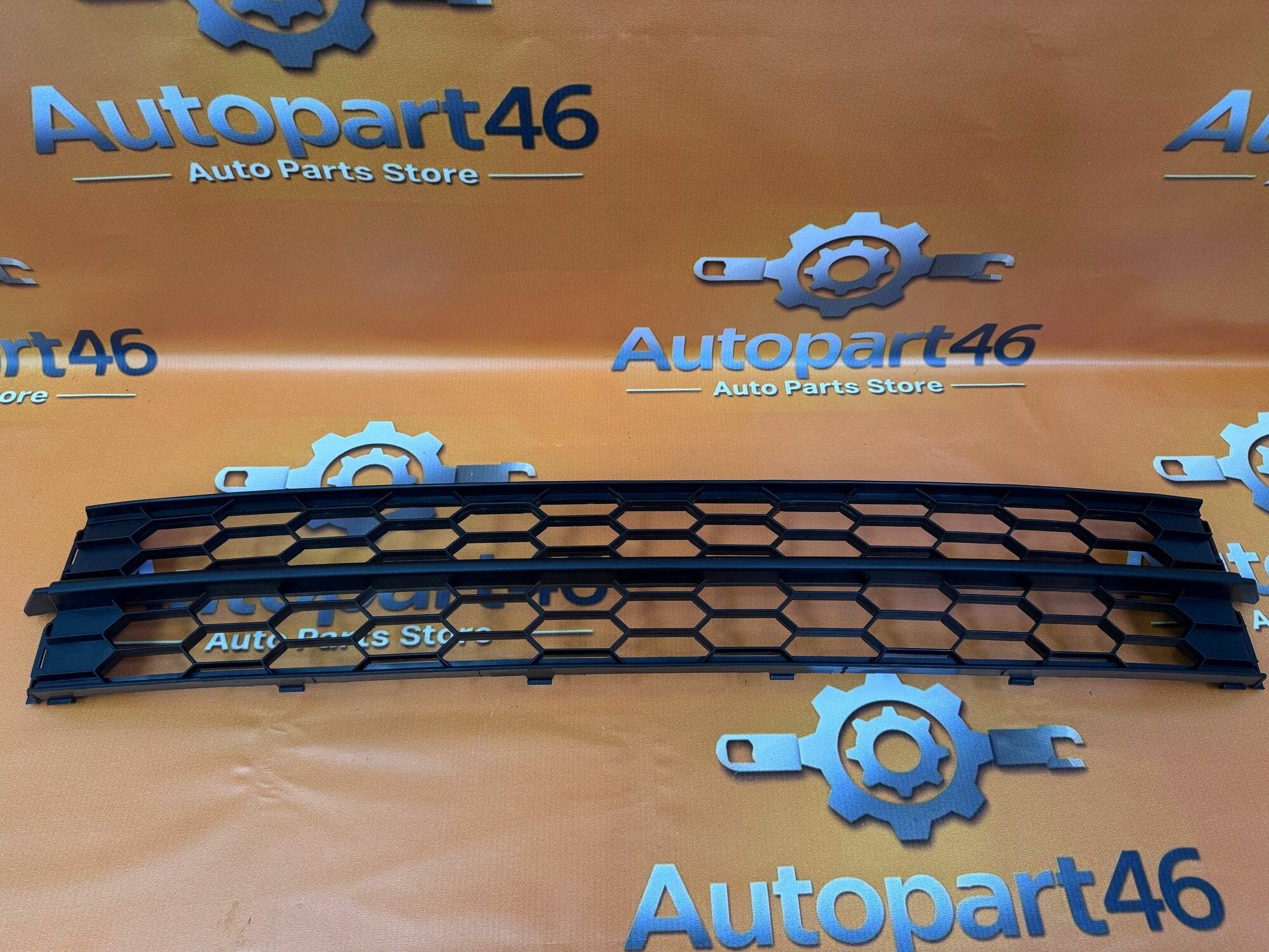 Решетка в бампер Шкода Рапид SKODA RAPID 2012-2017года