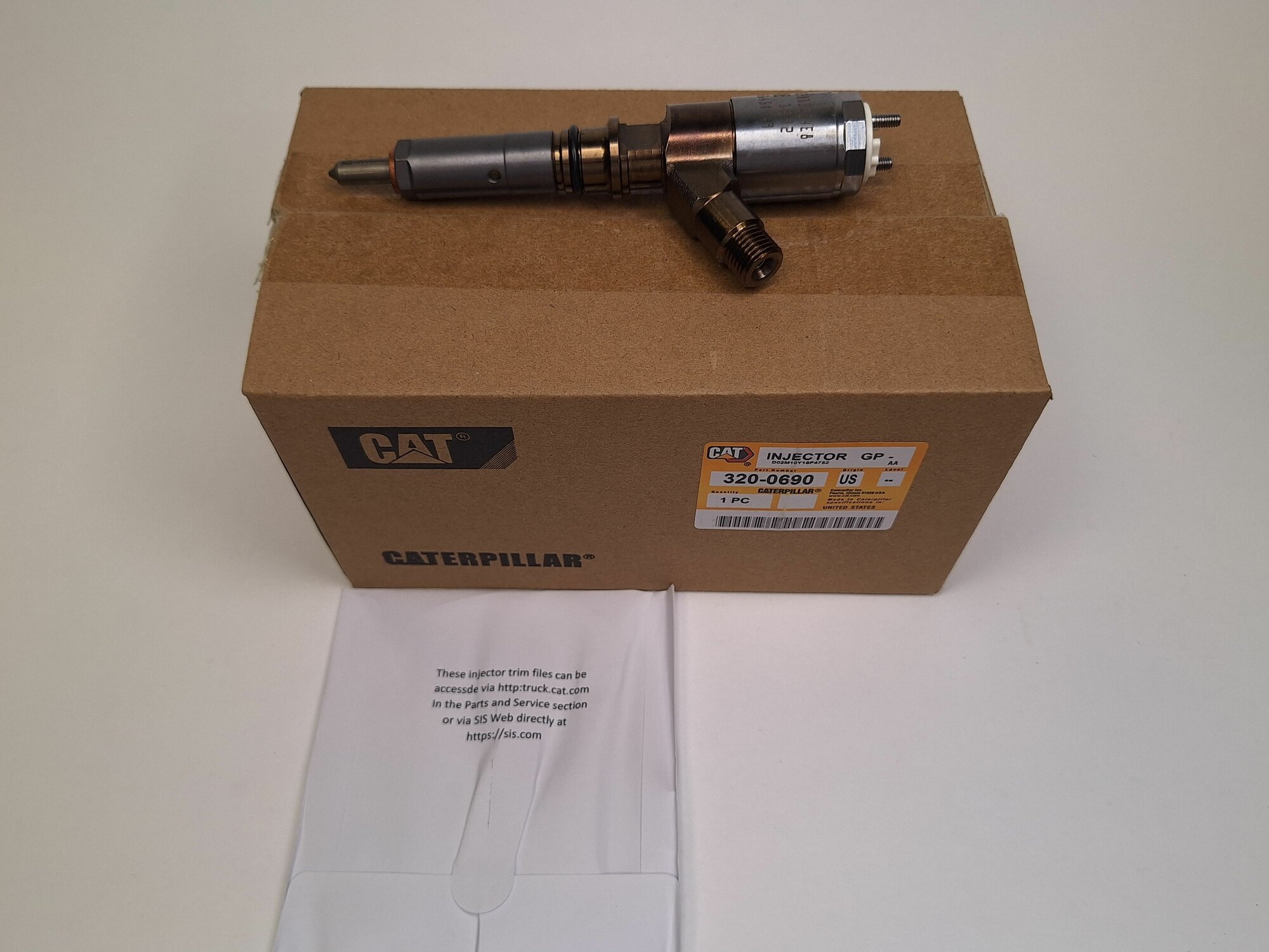 Форсунка топливная Caterpillar 320-0690