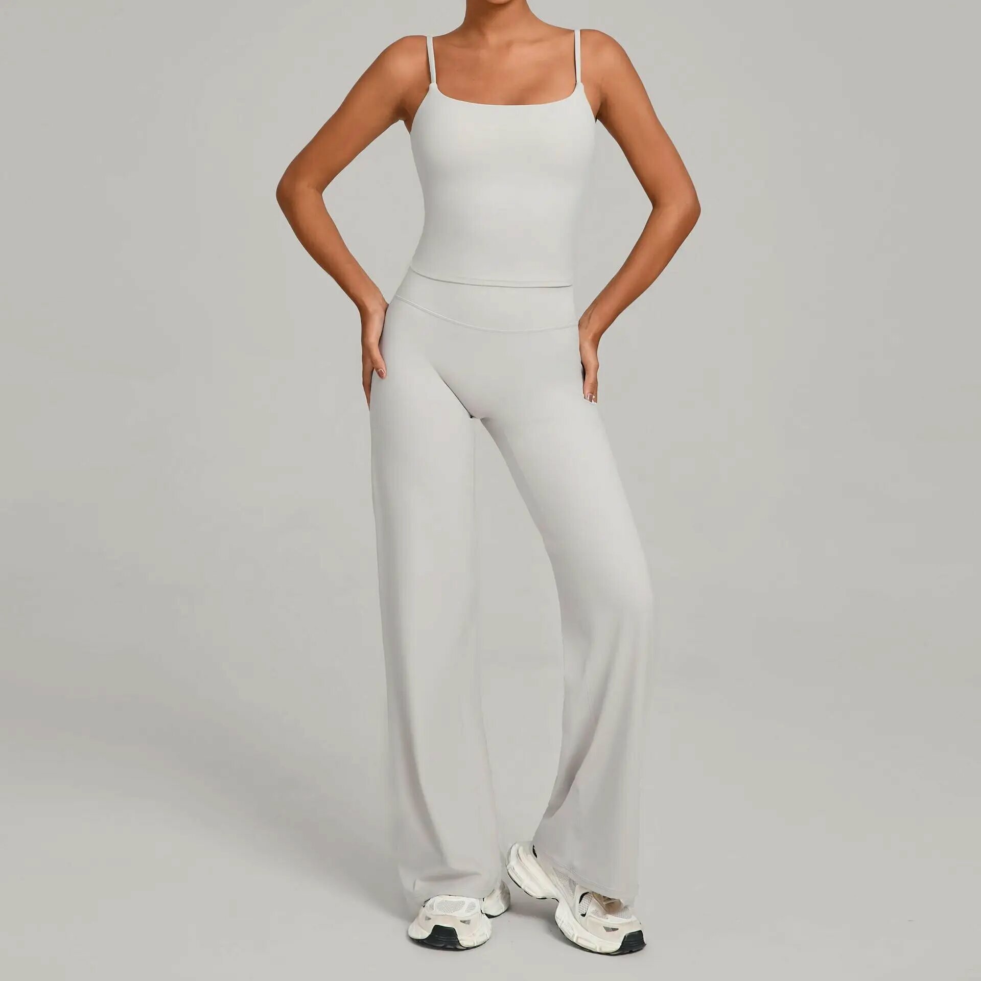 Костюм спортивный