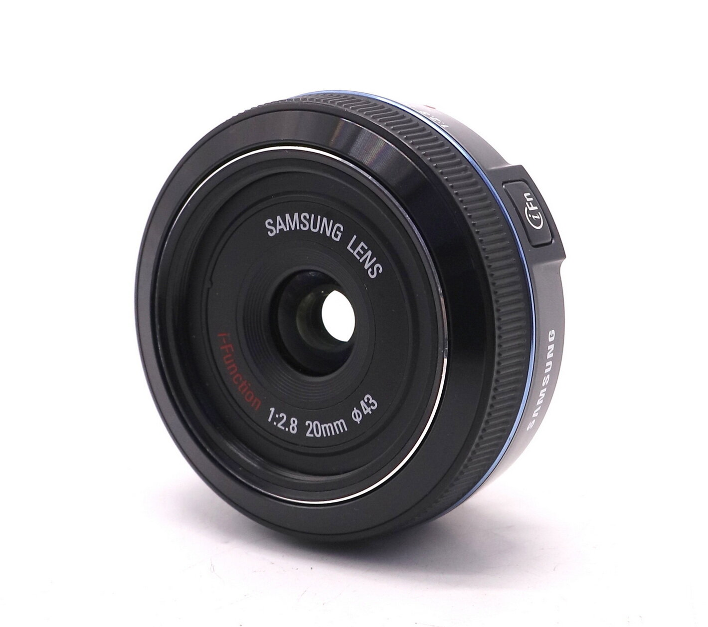 Ультра широкоугольный объектив Samsung 20mm f/2.8