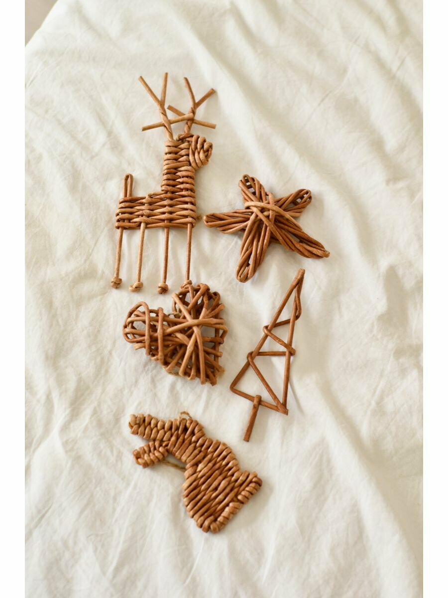 Набор плетеных елочных игрушек ручной работы 5 шт в подарочной упаковке.