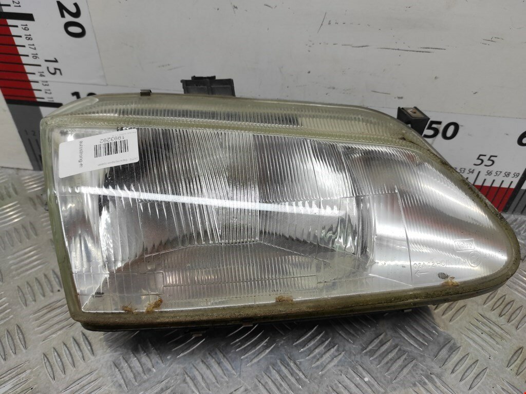 Фара правая Renault Scenic 1 7701040681 арт. 1993292