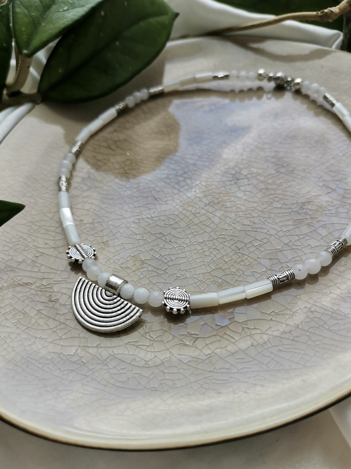 Чокер, перламутр, агат