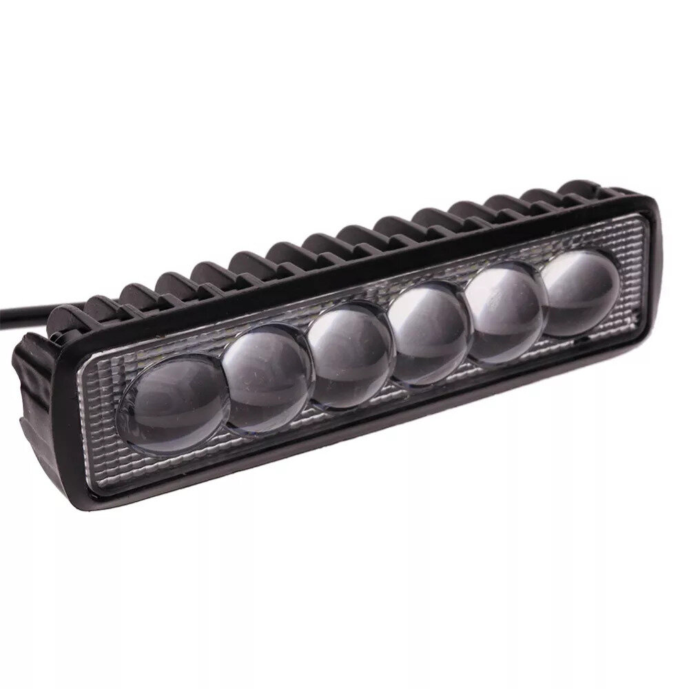 Автомобильная светодиодная фара дальнего света с линзой 4D 18W 12-24В 1шт