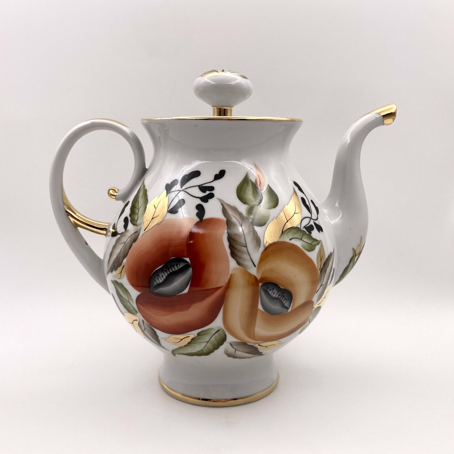 Чайник заварочный (большой) с цветочным декором, фарфор, роспись, золочение