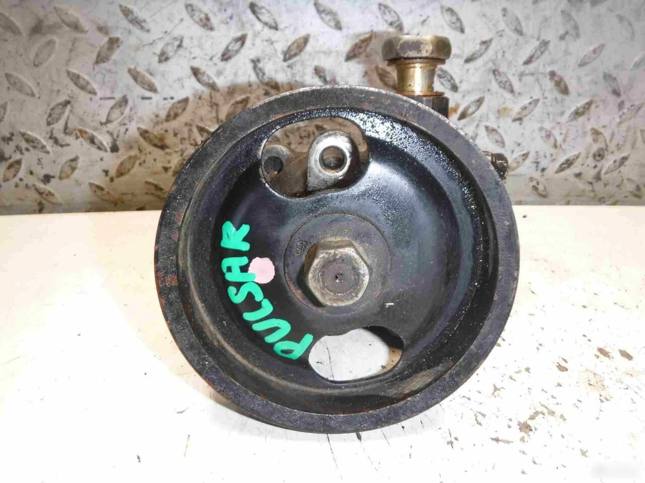 Насос гур Nissan Pulsar N15 491101M005