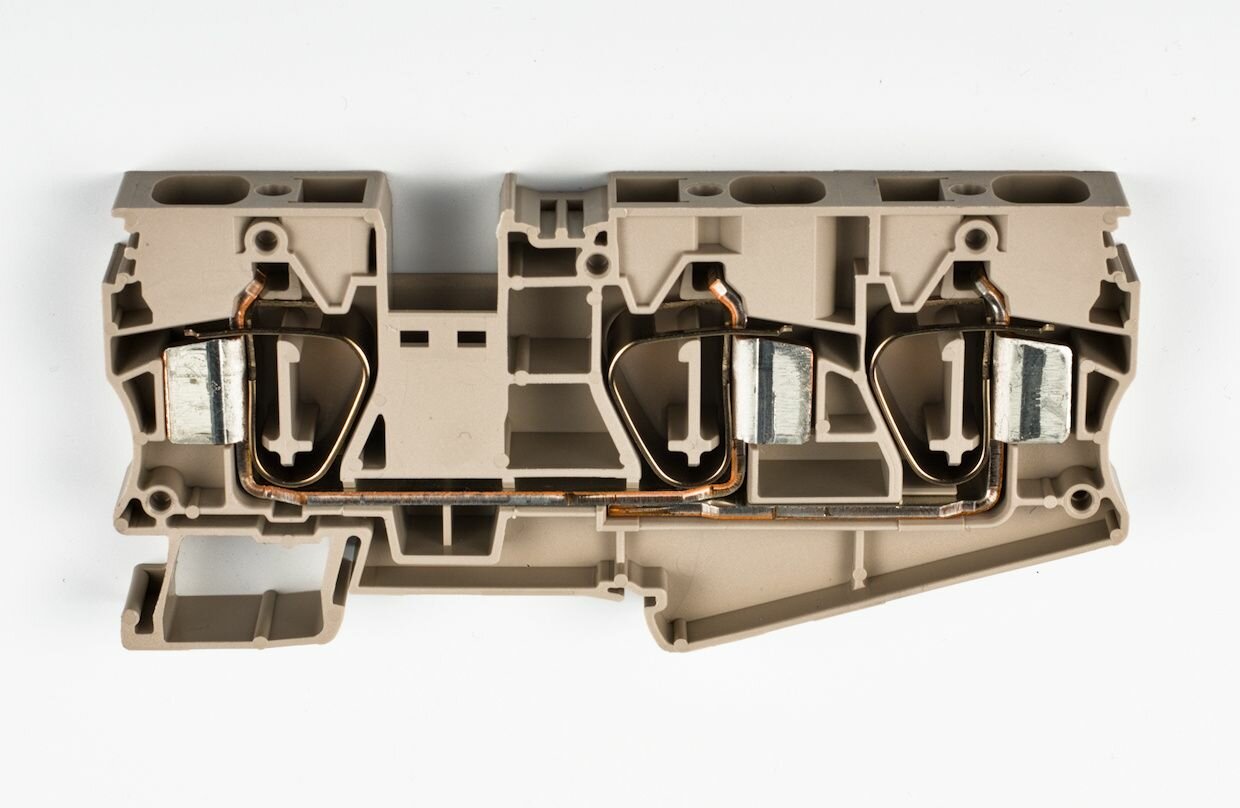 Клемма пружинная DINKLE AK16-TN, 1.5~16mm2, на дин рейку, трехконтактная, 76A, цвет бежевый