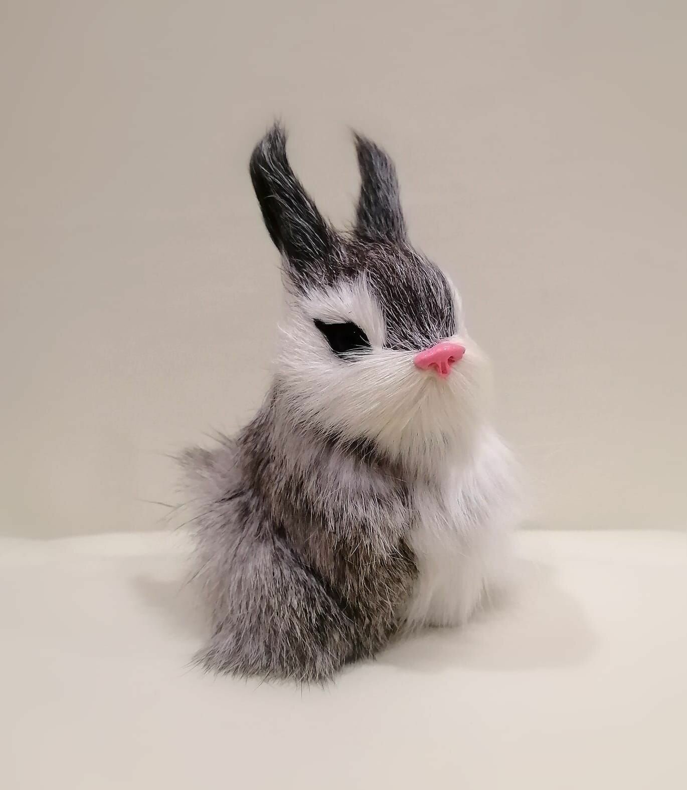 Пушистый "заяц"- кролик из натурального меха